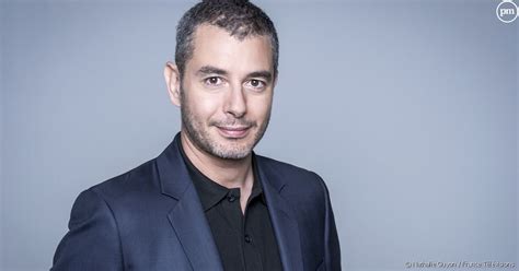 Ali Baddou Anime C Lhebdo Tous Les Samedis Sur France 5 Photo Puremedias