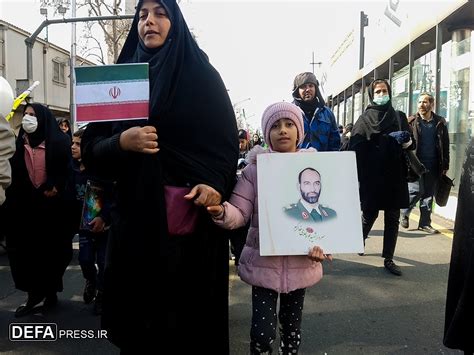 دهه نودی‌ها پیشگام در راهپیمایی ۲۲ بهمن تصاویر