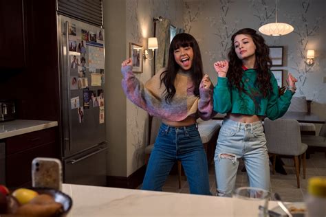 Whos In The Ginny And Georgia Cast Netflix Tudum