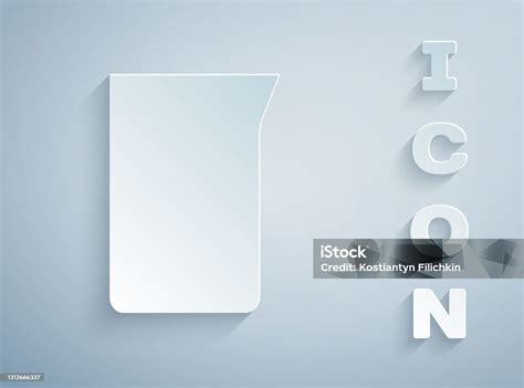 회색 배경에 격리 된 실험실 유리 제품 이나 비커 아이콘을 잘라 종이 아트 스타일 벡터 3차원 형태에 대한 스톡 벡터 아트 및 기타 이미지 3차원 형태 건강 검진