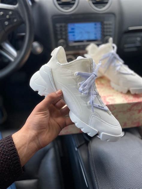 Кросівки білі діор — ціна 2400 грн у каталозі Кросівки Купити жіночі речі за доступною ціною на