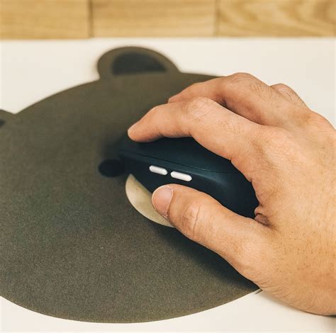 Multi Tasking With Logitech M Multi Device Wireless Mouse Darren Bloggie Singapore