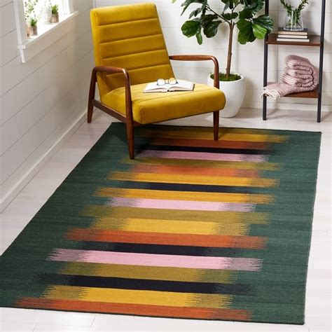 Safavieh Handmade Flatweave Dhurries Collette Modern Wool Rug Bed