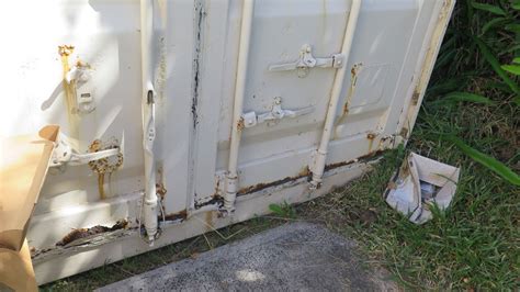 Shipping Container Has Rust Roof Leaks Oahu Auctions