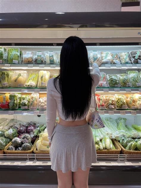 超市里的女神购物极品身材口罩美女