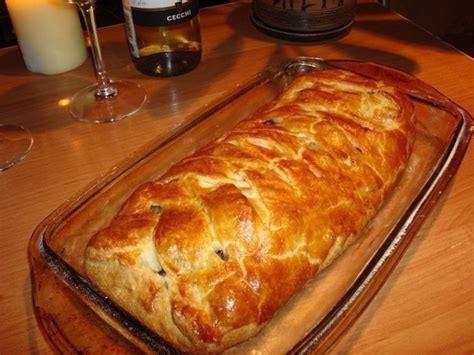 Быстрый мясной пирог с грибами