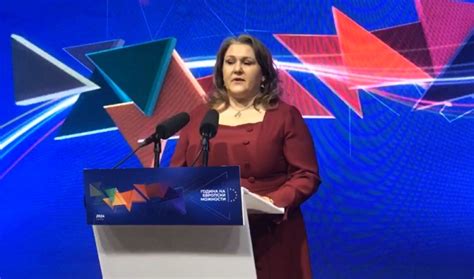 ВО ЖИВО Изјава за медиуми на министерката за одбрана Петровска Frontline Mk