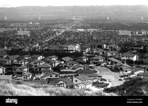 Los Angeles Ca Usa Approx 1984 Houses In The The Northridge