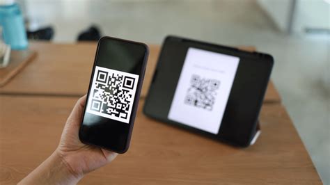 Choosing Between QR Codes And Traditional Barcodes