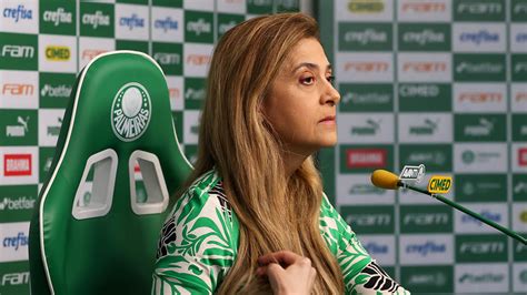 Leila explica falta de reforços e diz que tem conversas avançadas