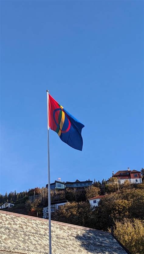 Whats The Tiny Flag In The Background From Other Post Rvexillology