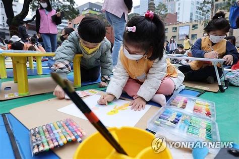 꼬마 화가 솜씨 보여드릴게요