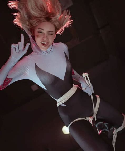 Chi M Ng Ng B Nh Cosplay Spider Gwen Xu T Th N C A Shirogane Sama