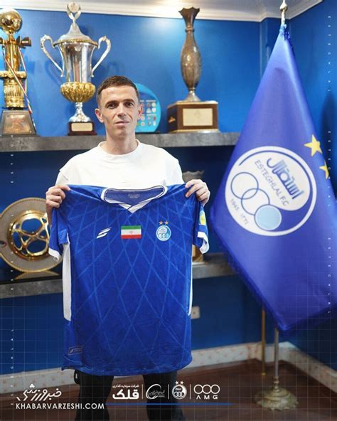 الماس سیاه و جواهر آلبانیایی رسماً استقلالی شدند ثبت اولین عکس با پیراهن آبی عکس خبرورزشی