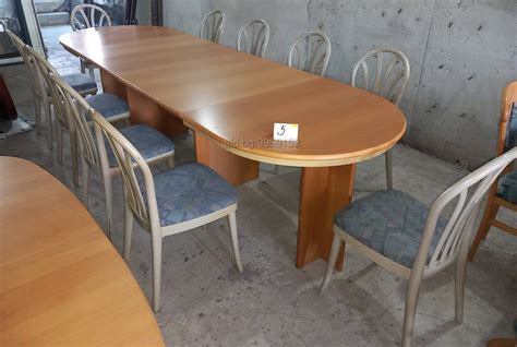 Разтегателна маса с 10стола Друга мебел Мебели за дома и офиса