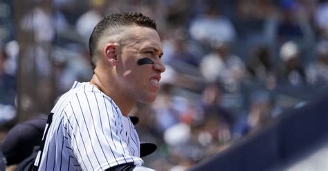 62홈런 쳤던 타자 맞아 복귀후 타율 0185 홈런은 고작 1개더욱 절망적인 양키스