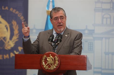 Bernardo Arévalo Viaja A México Para La Investidura De Claudia Sheinbaum