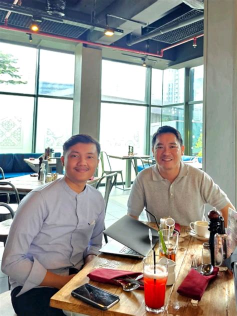 🌍 meeting iqbal our amazing software developer in indonesia operva a i