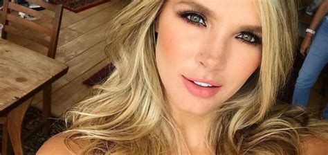 Por Petici N De Sus Fans Elizabeth Loaiza Mostr Su Movimiento De Tropicana Colombia