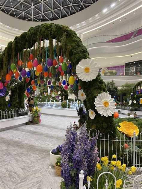 American Dream Mall Easter Installation A Mix Of Fresh Faux And Paper Flowers Turned This