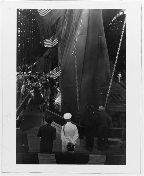 Nh 54102 Uss Essex Cv 9