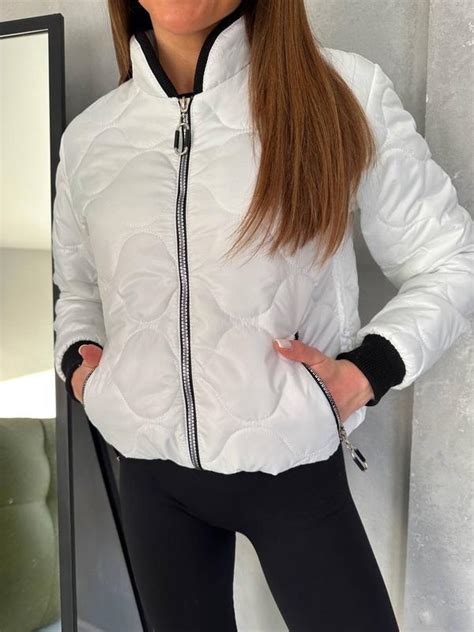 Куртка — ціна 1030 грн у каталозі Куртки Купити жіночі речі за доступною ціною на Шафі Україна