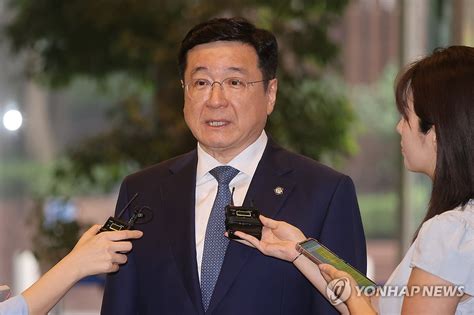 질문에 답하는 이찬희 삼성 준감위원장 연합뉴스