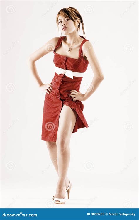 Giovani Donne Asiatiche Attraenti Immagine Stock Immagine Di Donna