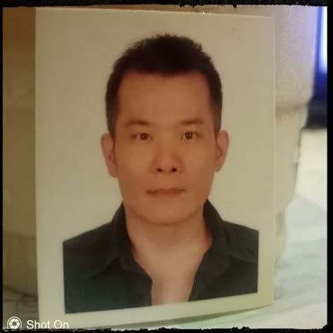 是啊 曾經也跟妳一樣被傷透了心 是啊 曾經也跟妳一樣被傷透了心