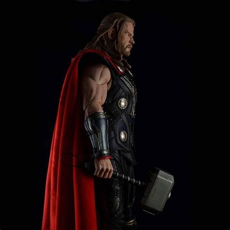 Avengers Thor Deluxe Action Figure Gadgetsin