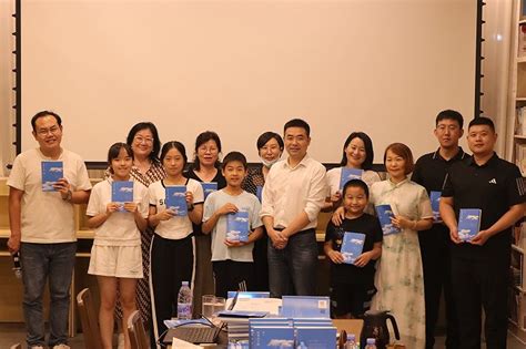 山海相逢共潮声城市文化空间遇上土家风情诗集云朵之上的云读书对谈沙龙分享会 界面新闻