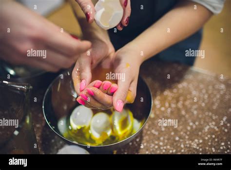 Egg Yolk Separation Hi Res Stock Photography And Images Alamy