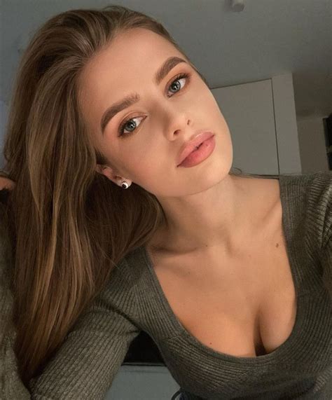 Pin On Hairrr Feminine Makeup Brunette Beauty Hair Styles