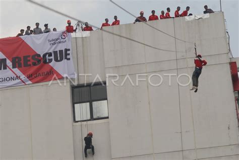 Disaster Emergency Handling Simulation Antara Foto