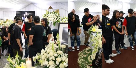 Portrait Of Gigi Band Personnel Paying Last Respects To Ricky Siahaan