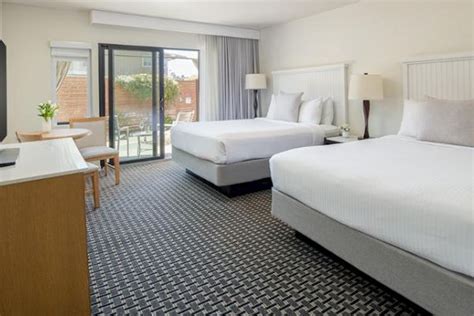 Tiburon Rooms And Suites At The Lodge At Tiburon