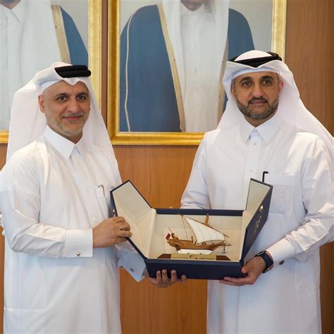 مشاريع قطر On Twitter بورصة قطر وكليّة المُجتمع توقّعان مذكرة تفاهم