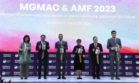 Secretary General Of Asean Gives Keynote Remarks At Meeting Of Governors And Mayors Of Asean