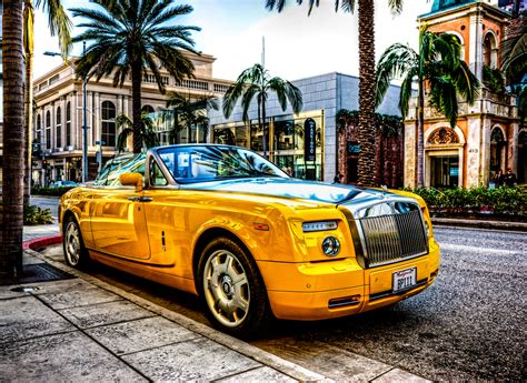 The Yellow Rolls Royce Movie Review