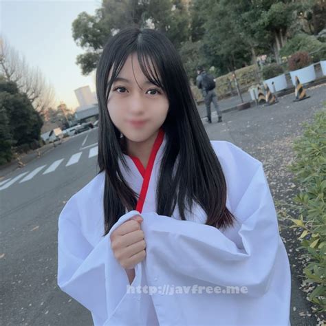 FC PPV 顔出し y xjyyqxn 日間限定学園では学級委員を務める真面目で可愛い女 生をバイト先の巫女姿に神に仕える身である女 生の知られざるもう一つ