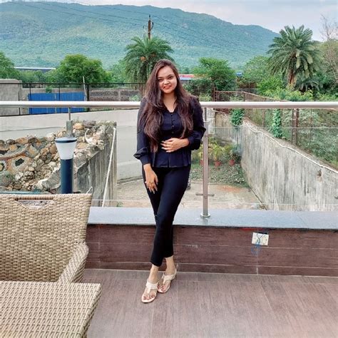 Shruti Kumari Email Address And Phone Number Vardhman Garments India