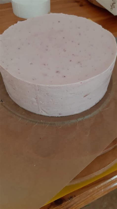 ШОКОЛАДОВА ТОРТА С МАЛИНОВ МУС И СВЕЖИ МАЛИНИ Ухае на…