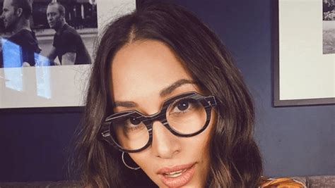 Hawaii Five 0 Star Meaghan Rath Shares Swimsuit Photo Of “skills”