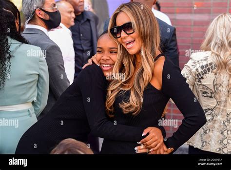 Veronica Alexander Right Poses With Daughter Jade Chula Alexander