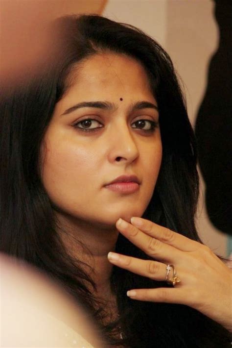 Anushka Shetty Cute Latest Photos Gallery