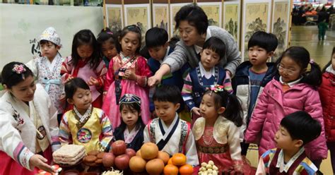 포토 ㈜농협유통 설 차례상 재현과 전통놀이 체험 8