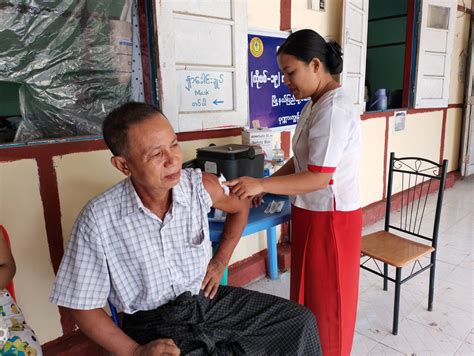 ပုဏ္ဏားကျွန်းမြို့၌ ဒေသခံပြည်သူများအား ကိုဗစ် ၁၉ ကာကွယ်ဆေး ဆက်လက်ထိုးနှံ Myanmarnationalpost