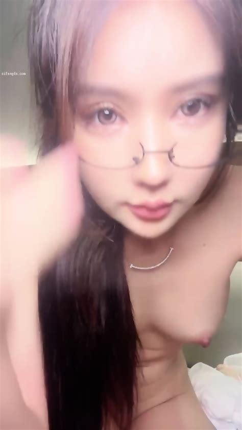 【00年天天】重磅 网红脸女神道具狂插高潮喷水秒射 2 Eporner