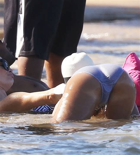 Jessica Alba Showing Pokies And Ass In Tiny Striped Bikini On Caribbean