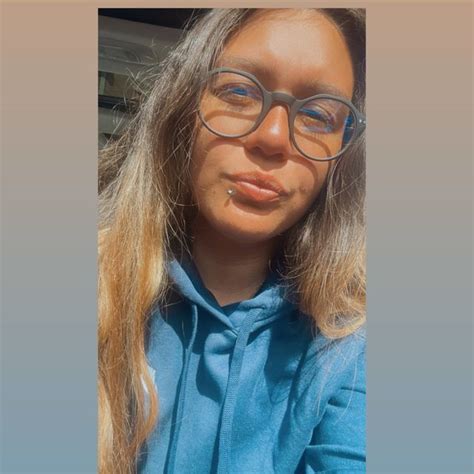 Desyy 🙈 ️ Desy Lippo • Threads Say More